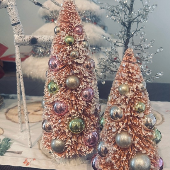 Holiday | Nwot Festive Holiday Tree Decorations Set Of Two Included ...